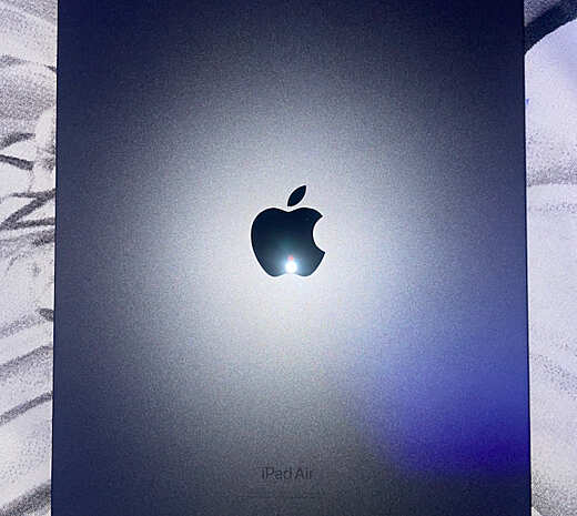 iPad Air Screen Size 10.9", Generation 5th gen. (2022), Connectivity Wi ...